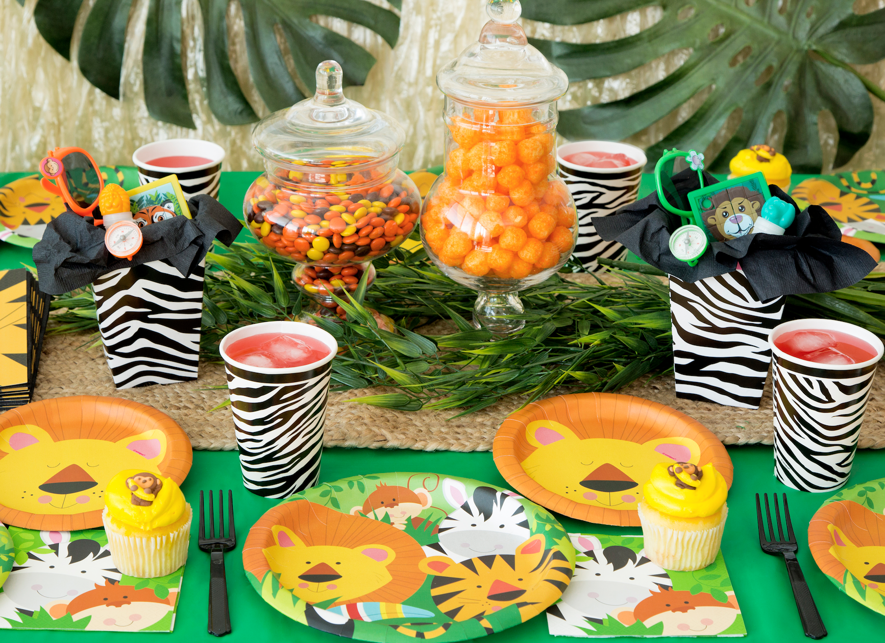 Amazon.com: Animal Safari Dinner Plates, 8ct: Kitchen & Dining