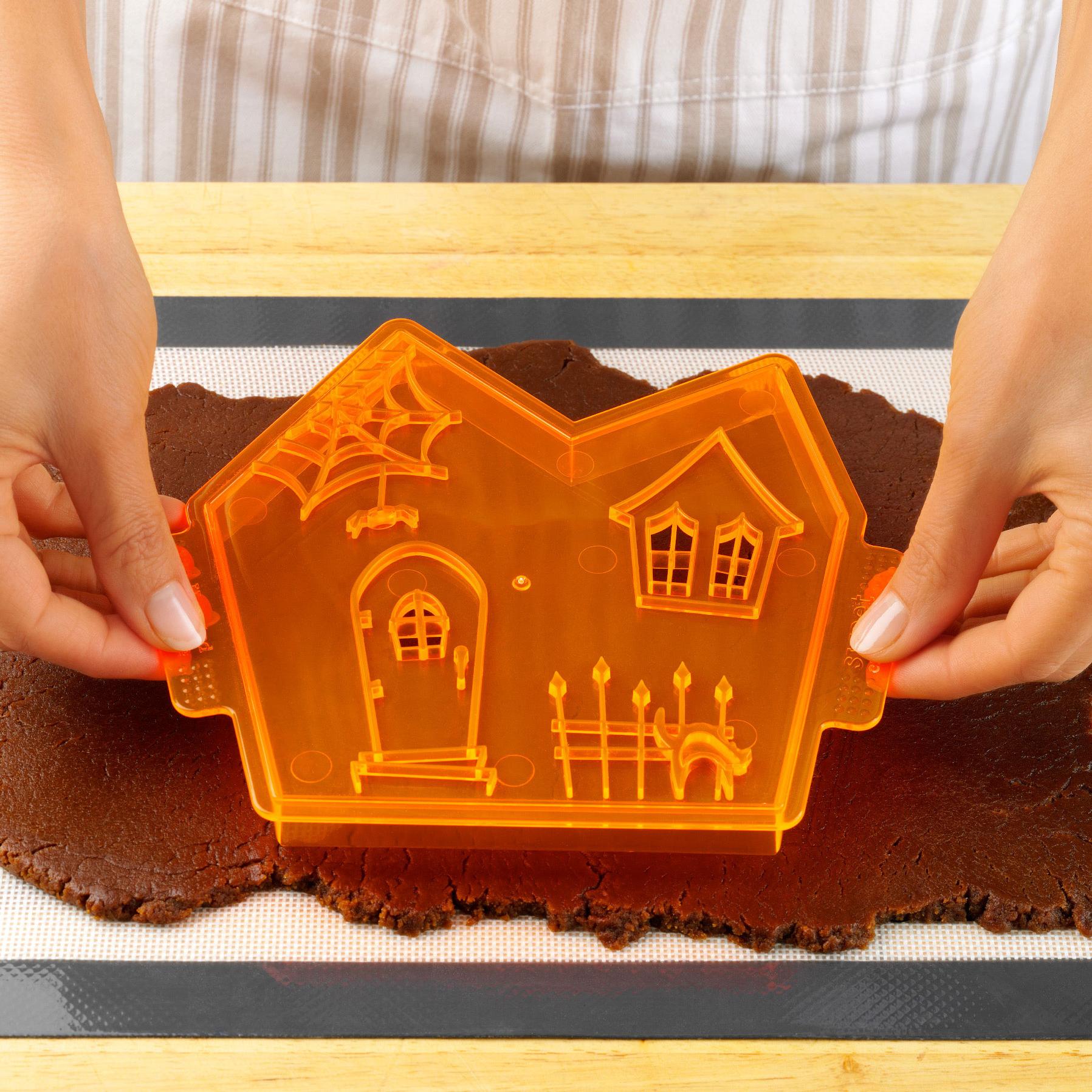 Amazon.com: Sweet Creations Haunted House Cookie Cutter Set, Multi ...