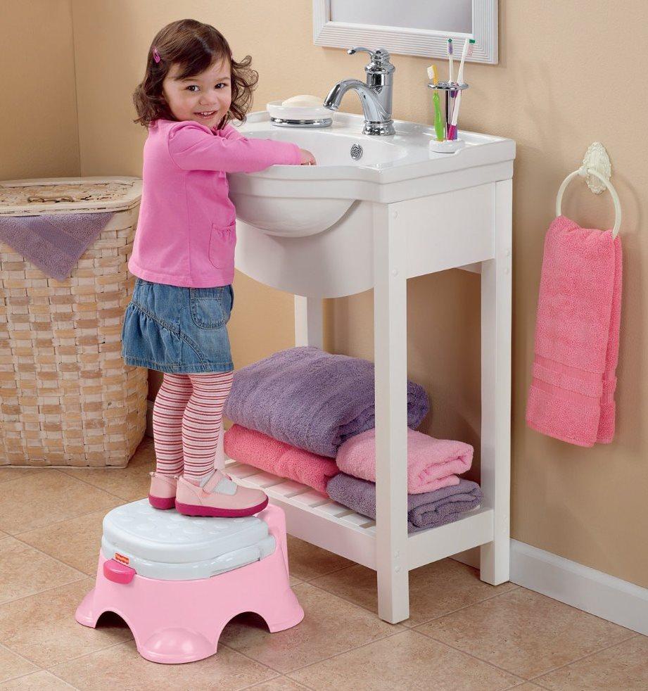 Amazon.com : Fisher-Price Pink Princess Stepstool Potty : Toilet ...