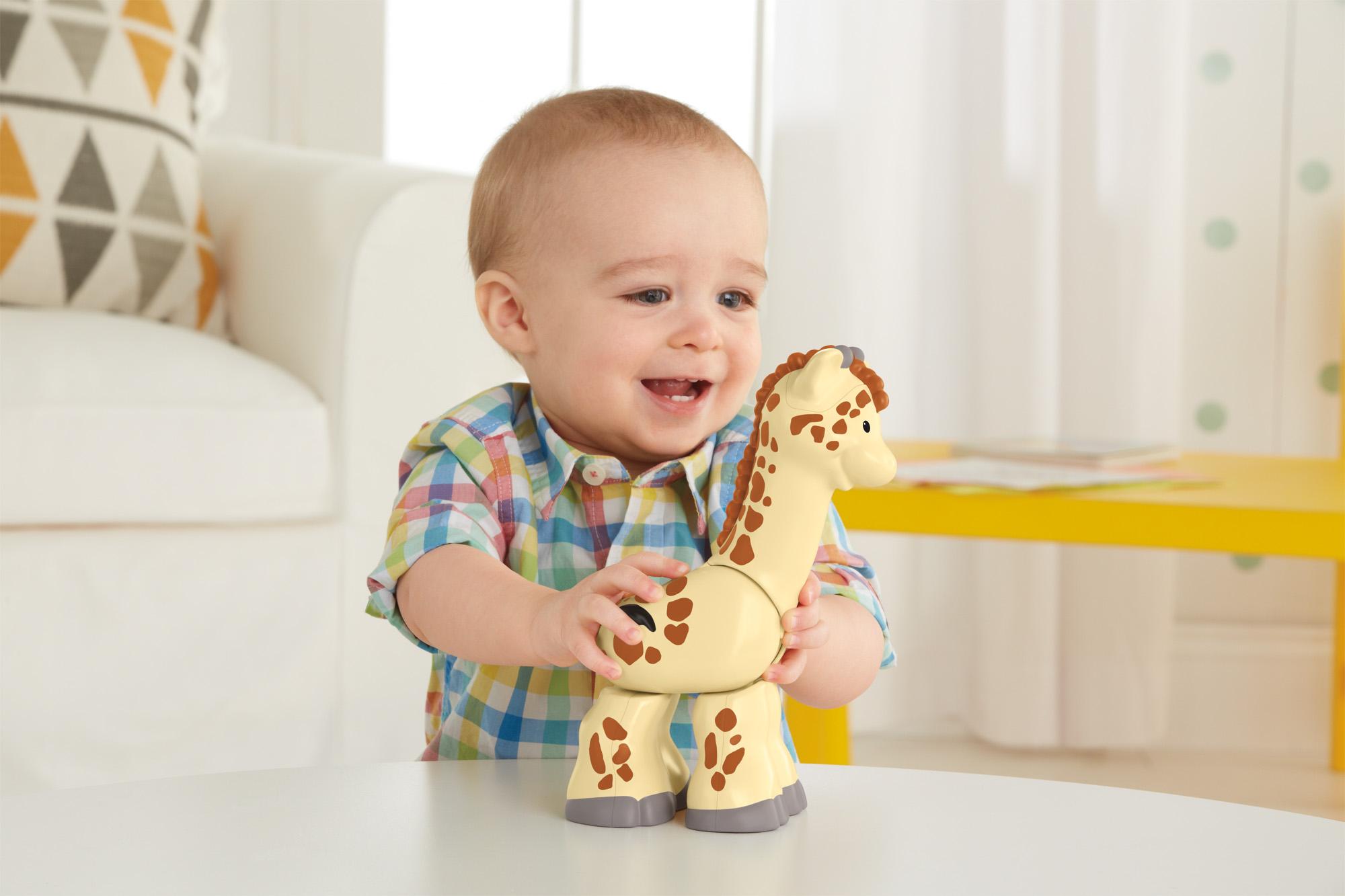 Amazon.com: Fisher-Price Little People Giraffe: Toys & Games