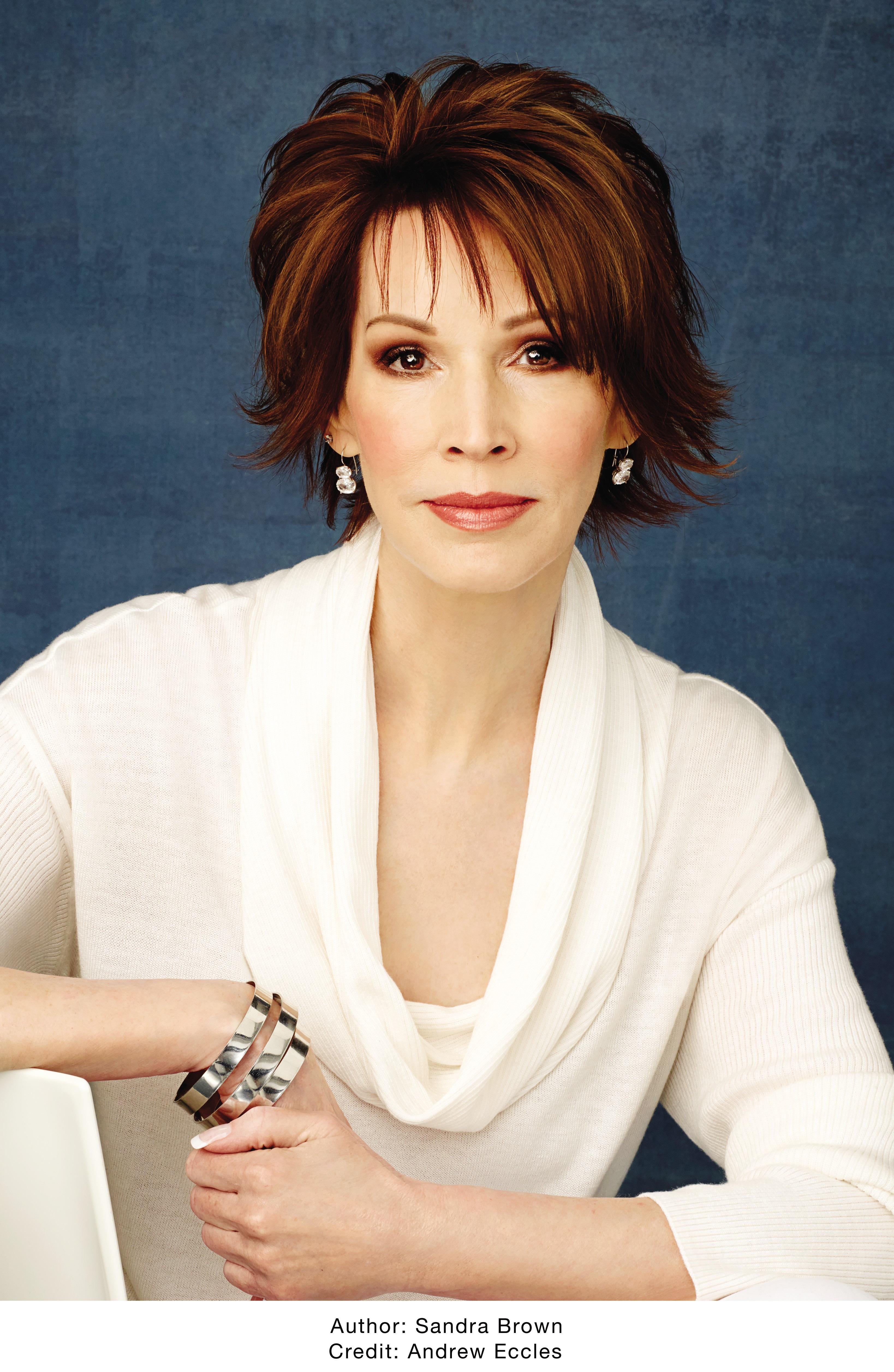 Amazon.com: Friction (9781455581160): Sandra Brown: Books