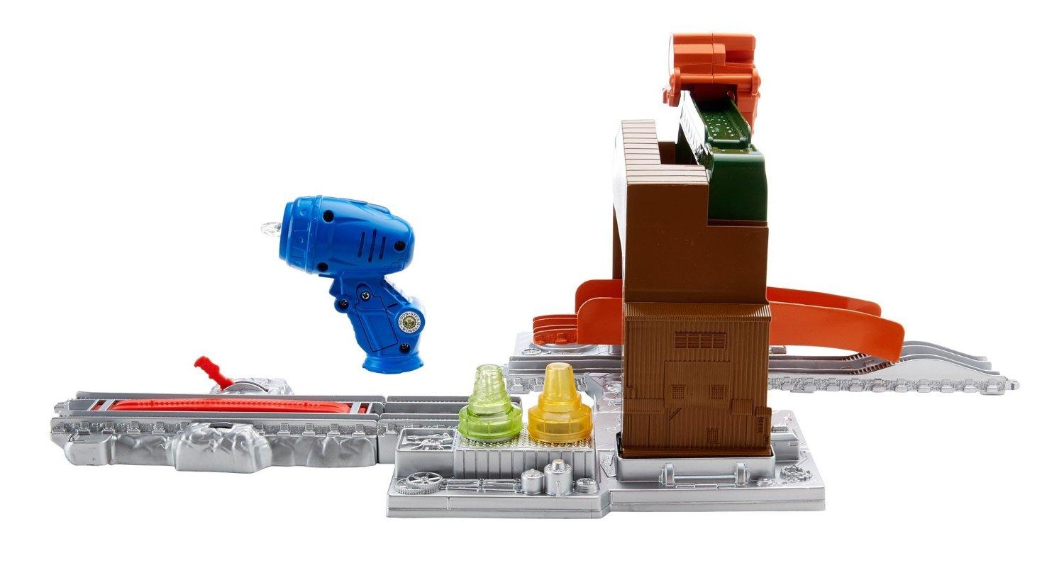 Amazon.com: Fisher-Price Thomas & Friends TrackMaster, Steamworks ...