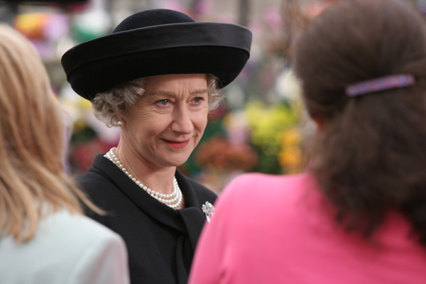 Amazon.com: The Queen : Helen Mirren, Michael Sheen, James Cromwell ...