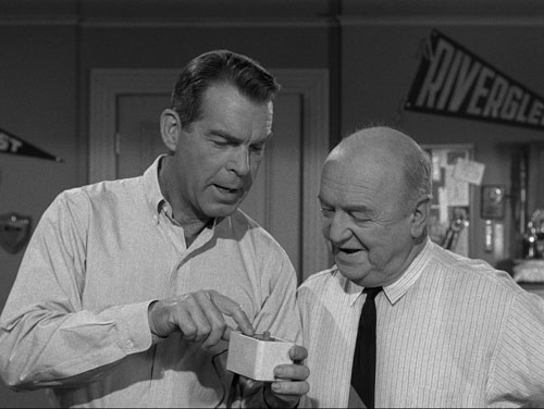 Amazon.com: My Three Sons: Season 2, Vol. 1 : MacMurray, Fred ...