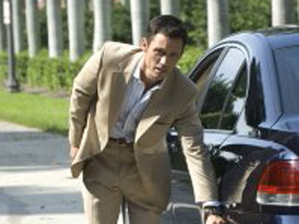 Amazon.com: Burn Notice: Season 1 : Jeffrey Donovan, Sharon Gless ...