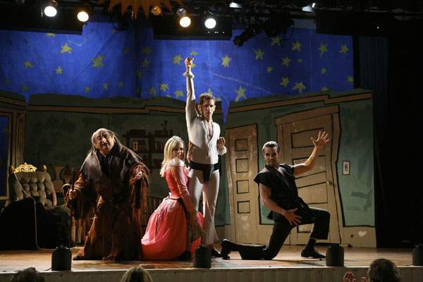 Amazon.com: It's Always Sunny in Philadelphia: Seasons 1-4 : Charlie ...
