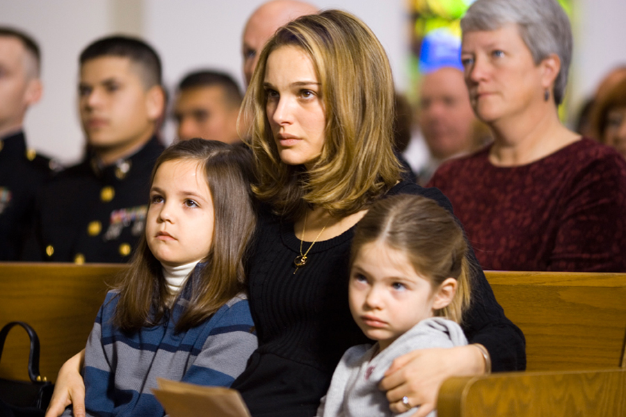 Amazon.com: Brothers [Blu-ray] : Jake Gyllenhaal, Tobey Maguire ...