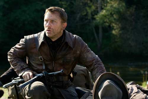 Amazon.com: Defiance : Daniel Craig, Liev Schreiber, Edward Zwick ...