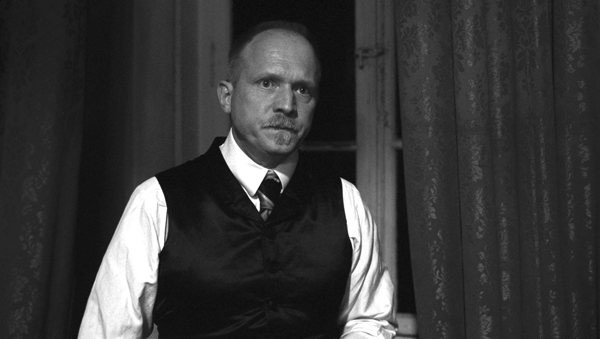 Amazon.com: The White Ribbon : Christian Friedel, Leonie Benesch ...