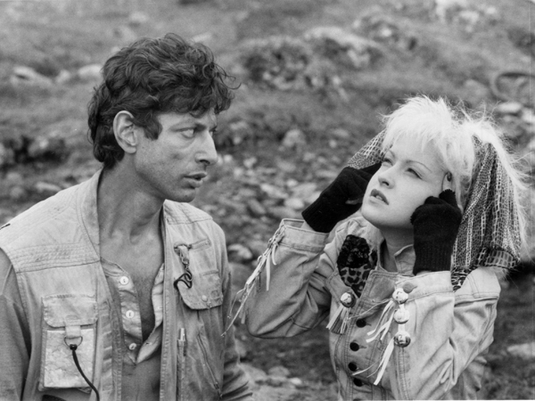 Amazon.com: Vibes : Cyndi Lauper, Jeff Goldblum, Julian Sands, Googy ...