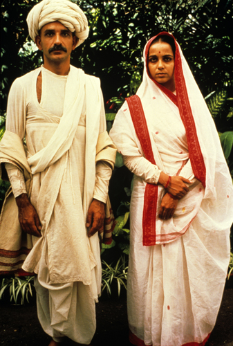 Amazon.com: Gandhi (Collector's Edition) : Ben Kingsley, Candice Bergen ...