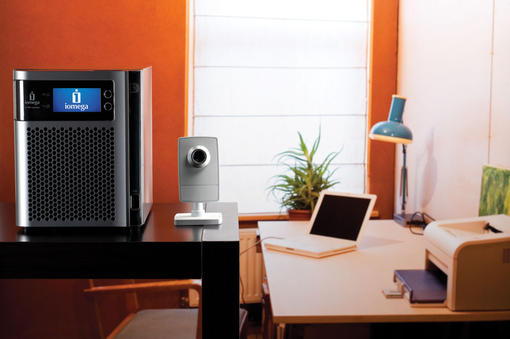 Amazon.com: Iomega 35971 StorCenter px4-300d 4 Bay (4 x 2 TB) 8 TB ...