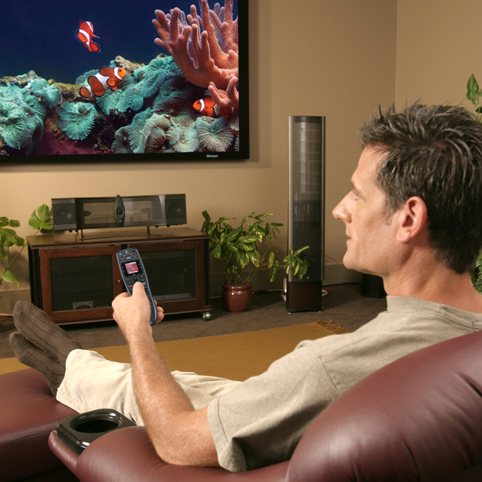 Amazon.com: Logitech Harmony 700 Rechargeable Remote with Color Screen ...