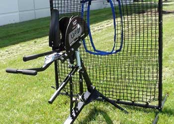 Amazon.com : Louisville Slugger UPMV Stealth Pitching Machine ...