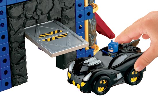 Amazon.com: DC SUPER FRIENDS Trio Batcave : Toys & Games