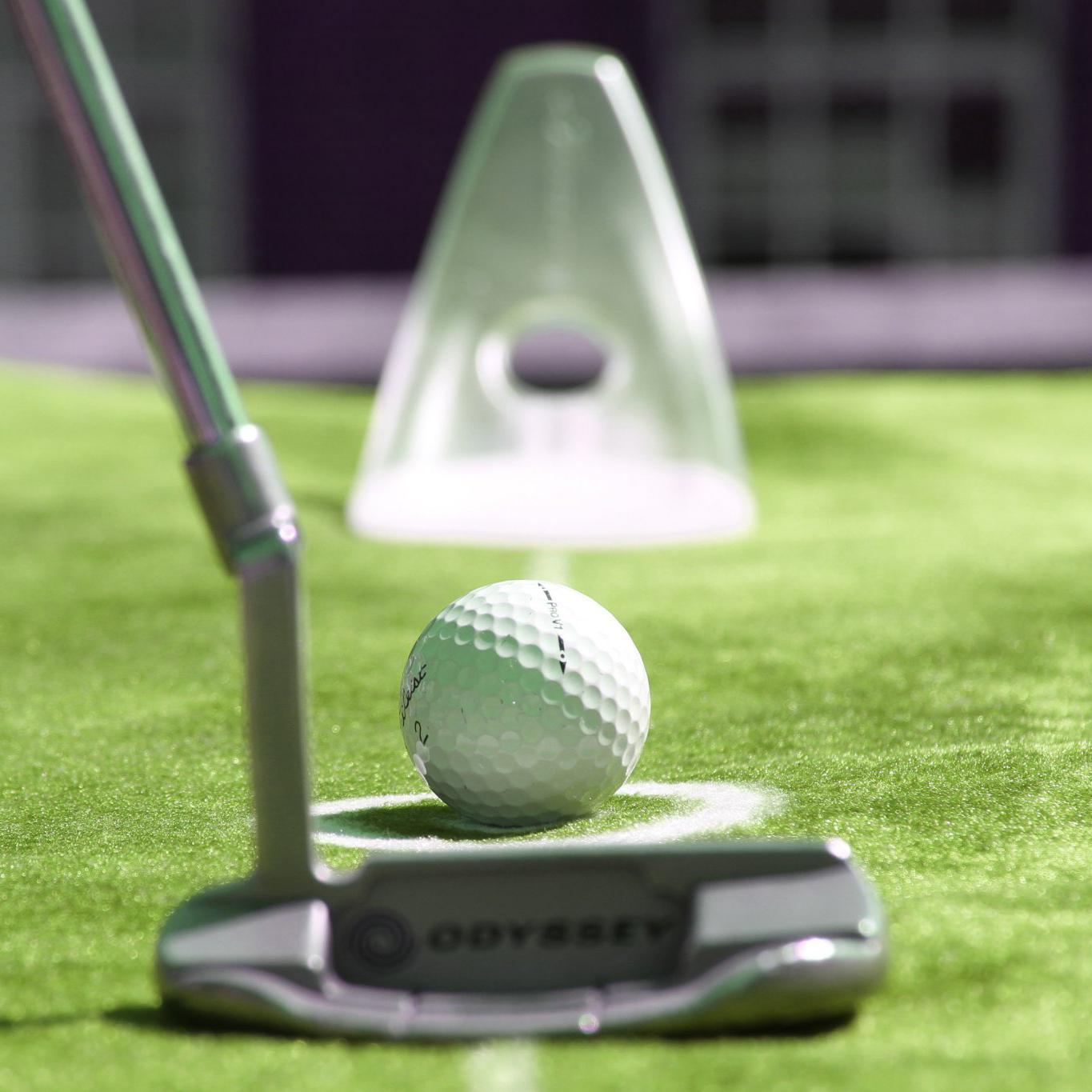 PuttOut Pressure Putt Trainer - Perfect Your Golf Putting: Amazon.co.uk ...