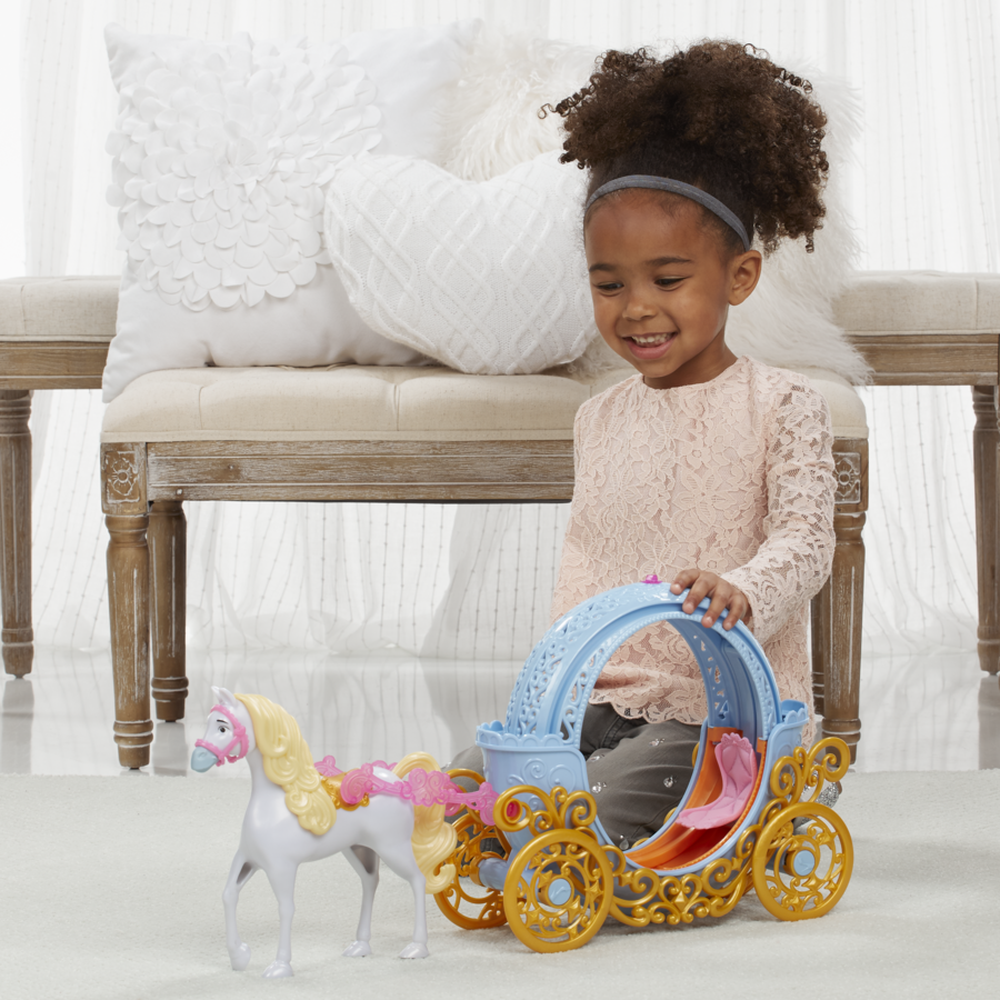 Disney Princess Cinderella's Magical Transforming Carriage Toy: Amazon ...