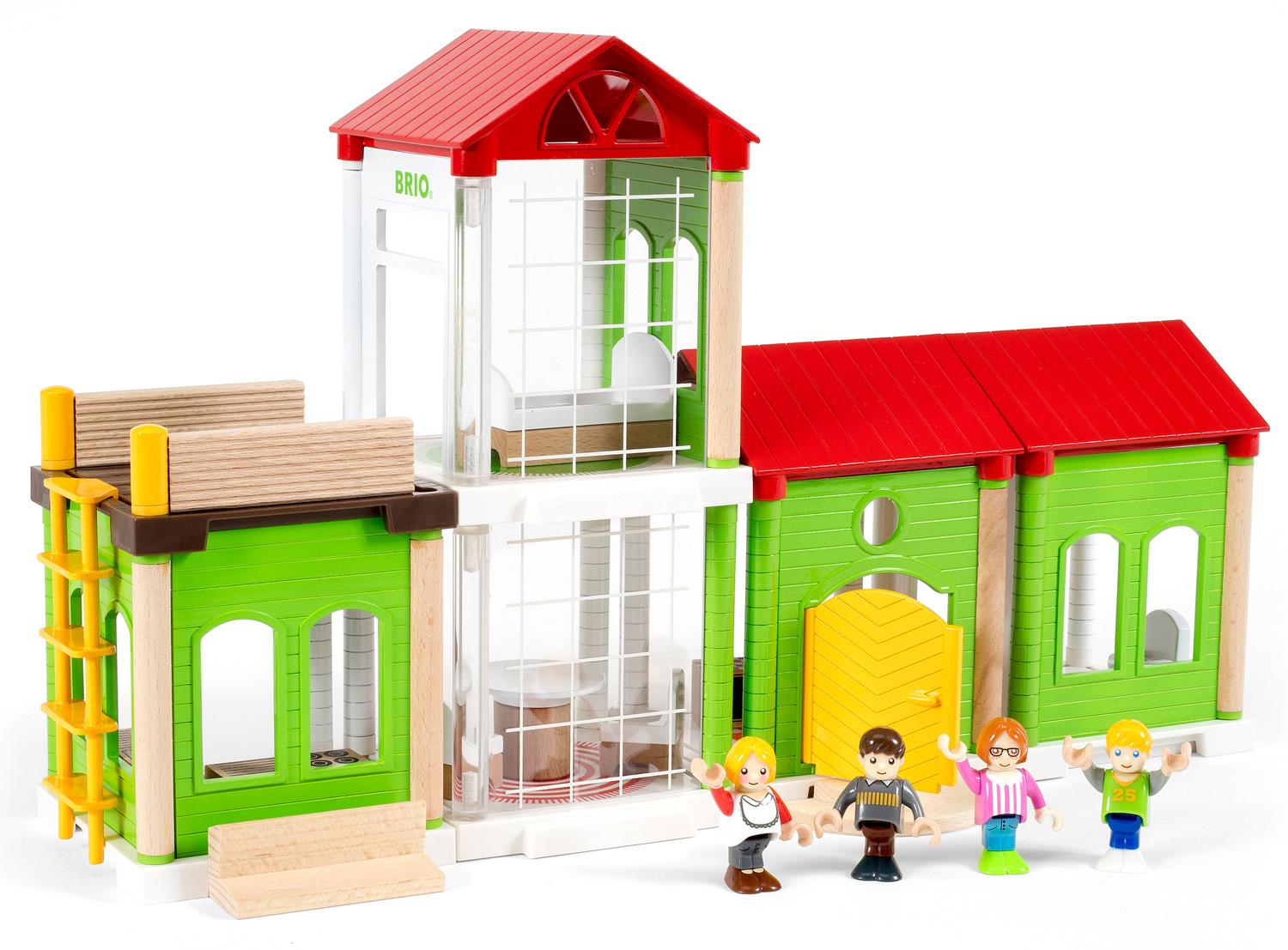 BRIO World - Village Family Home Playset: Amazon.co.uk: Toys & Games