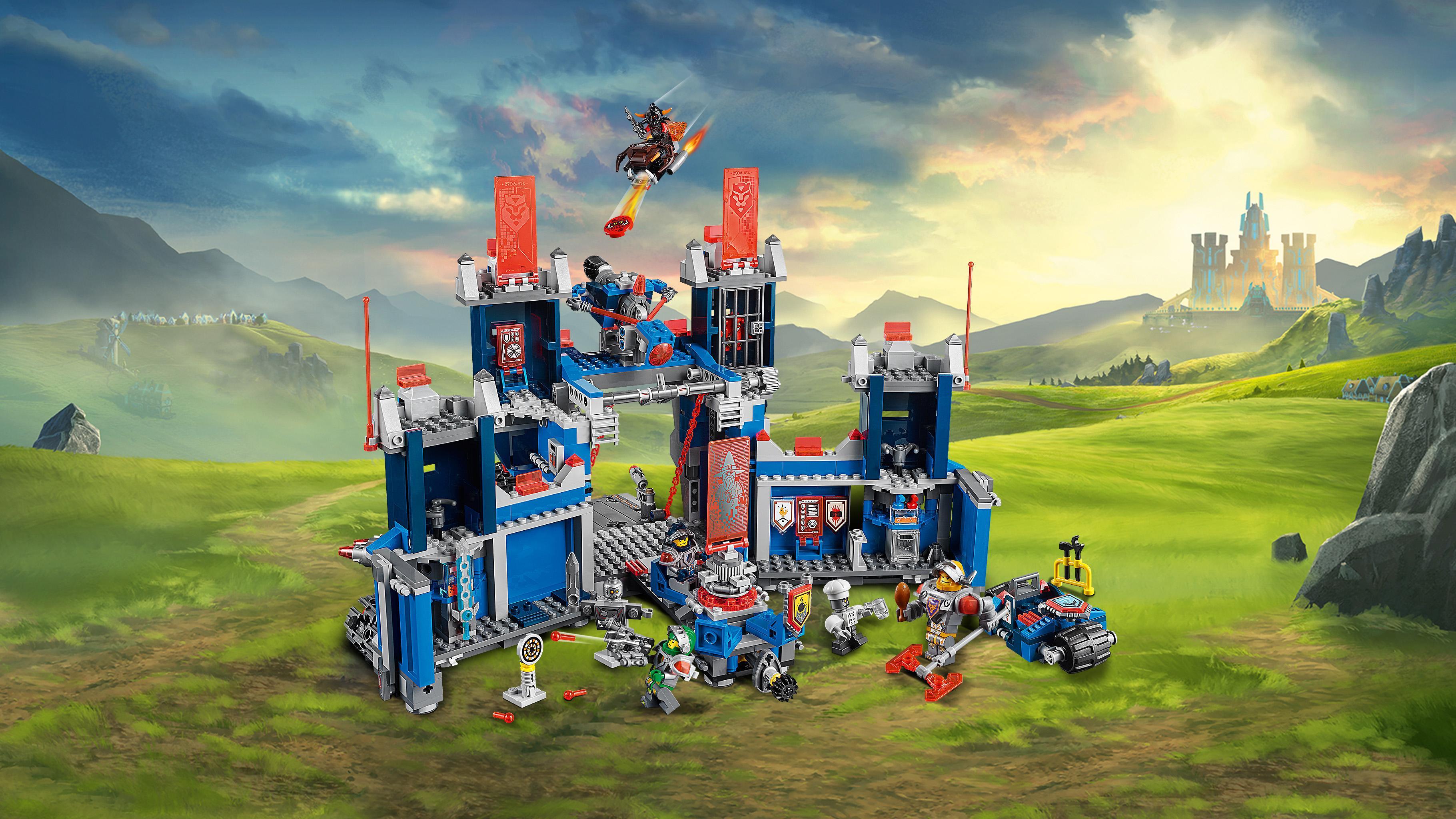 LEGO 70317 Nexo Knights The Fortrex: Amazon.co.uk: Toys & Games