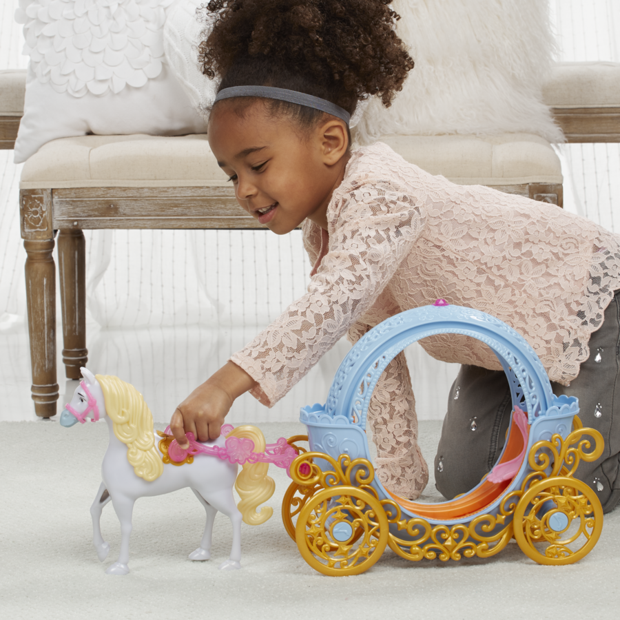 Disney Princess Cinderella's Magical Transforming Carriage Toy: Amazon ...