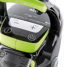 Amazon.de: AEG UltraSilencer / VX8-2-ÖKO Staubsauger mit Beutel EEK A (700 Watt, nur 58dB(A), 3 ...