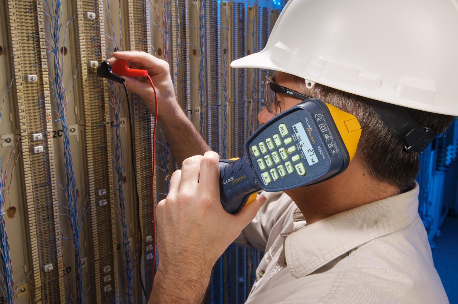 Fluke Networks 52801RJ9 TS52 PRO Telephone Test Set with Angled Bed-of ...