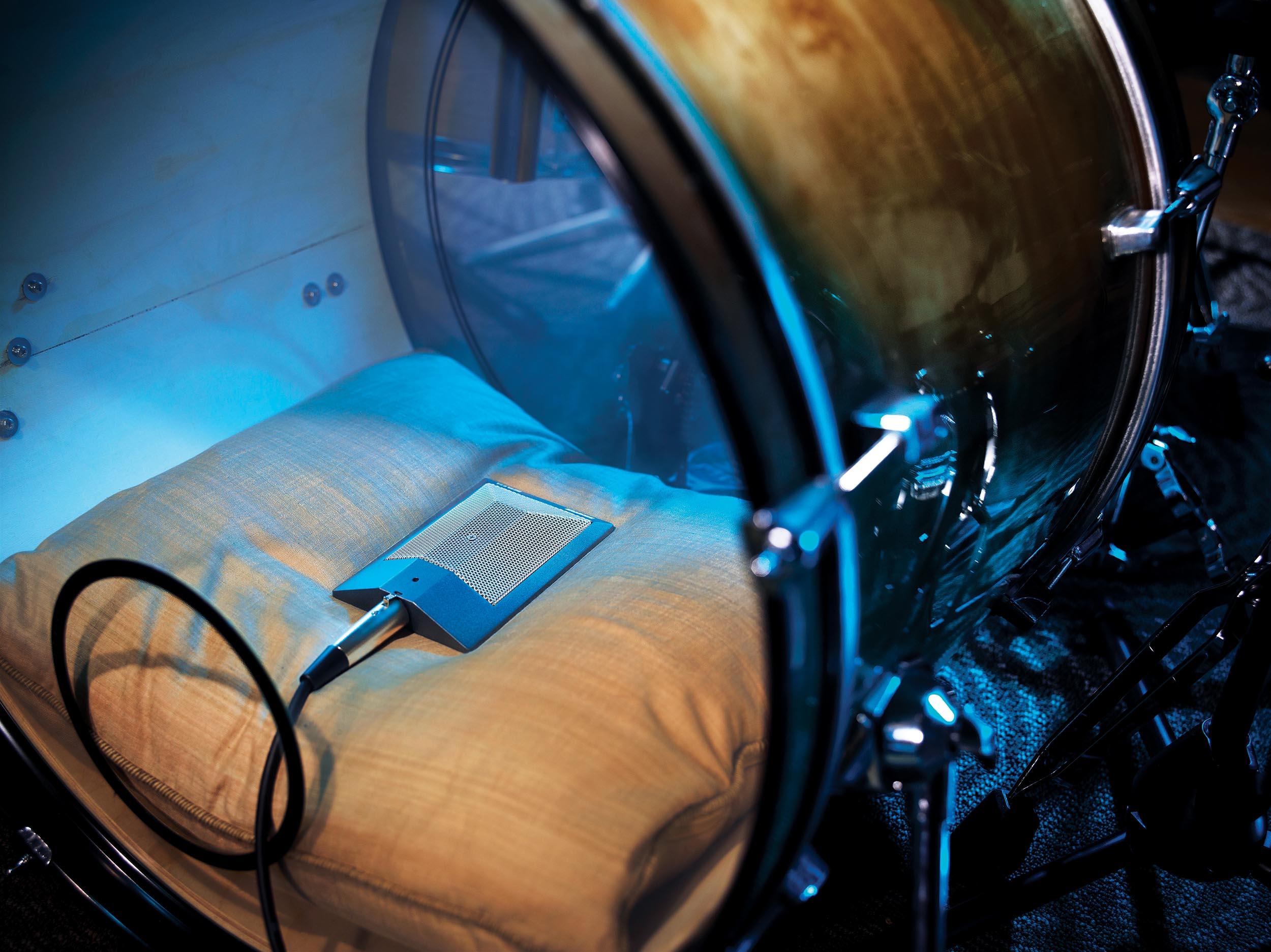 Shure BETA 91A Half-Cardioid Condenser Kick-Drum Microphone (Includes ...