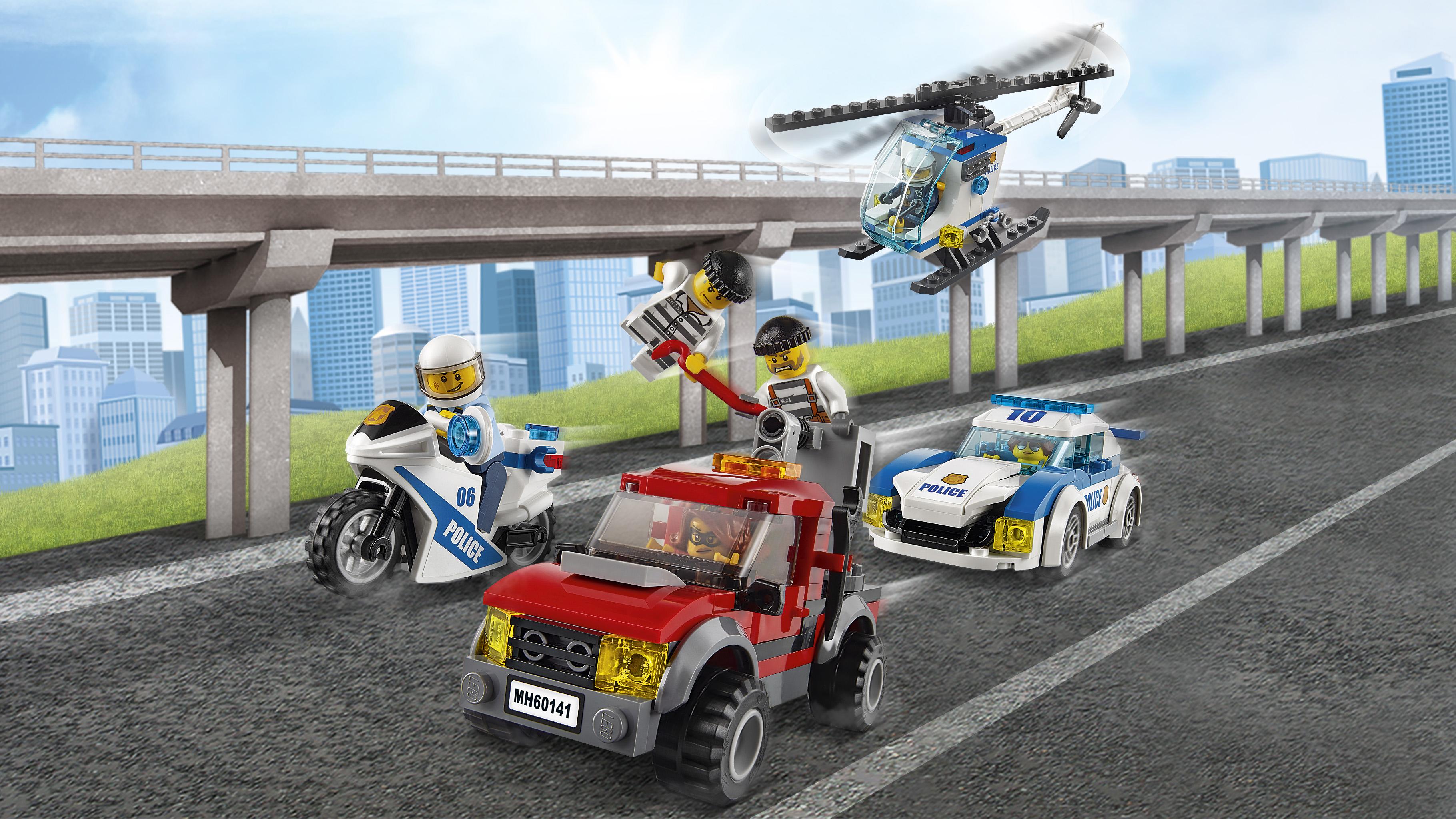 LEGO- City Stazione di Polizia, 60141: LEGO: Amazon.it: Giochi e giocattoli