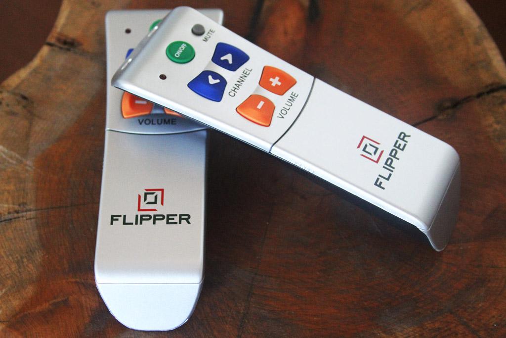 Flipper Big Button Universal Remote for 2 Devices: Amazon.com.mx ...