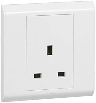 Legrand British standard socket outlet Belanko - 1 gang unswitched - 13 ...