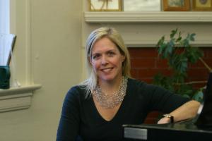 Erik Satie (Critical Lives): Amazon.co.uk: Mary E. Davis: 9781861893215 ...