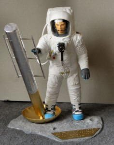 Revell Apollo Astronaut Model Kit: Amazon.ca: Home & Kitchen