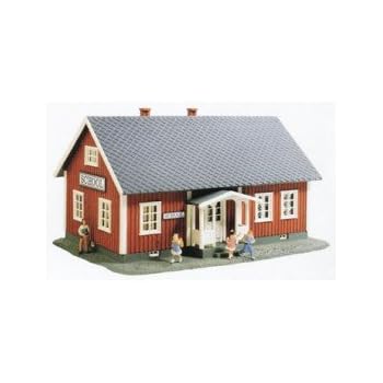 Amazon.com: Model Power HO Scale Building Kit - 2-Story Railroad ...
