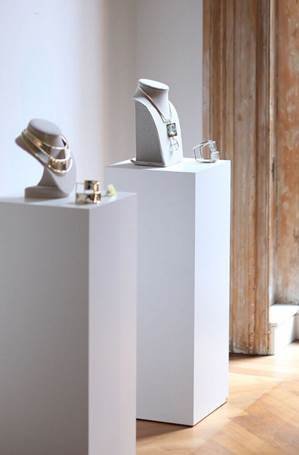 5 Amazing Tricks To Make Your Living Room Look Expensive