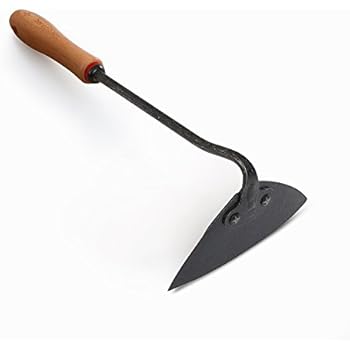 Amazon.com : Barebones Living Garden Tool |Triangle Hoe : Outdoorliving ...