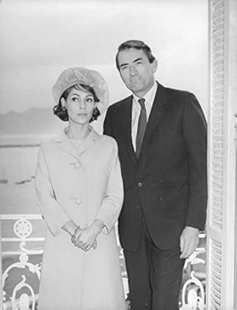 Amazon.com: Vintage photo of Gregory Peck standing with his wife ...