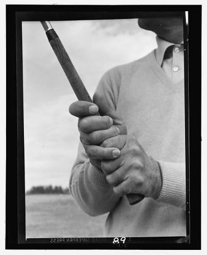 Photo: Ben Hogan,Demonstrating,Grip,Golf Club,M Terrell,1954: Amazon.ca ...