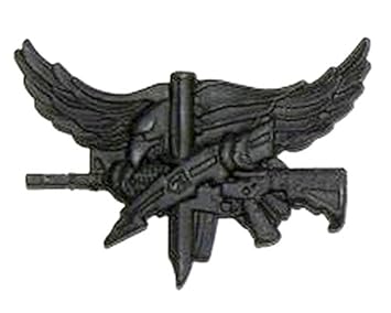 Amazon.com : SWAT Operator Insignia Pin - Center Mass - Basic - Black ...