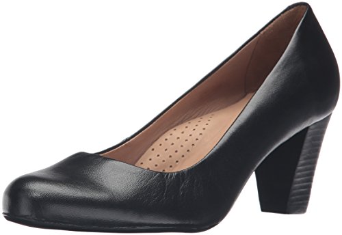 Best Flight Attendant Shoes in 2019 [Buying Guide]