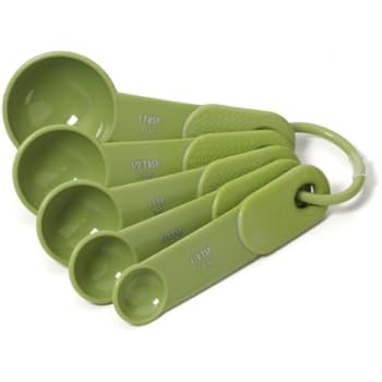 Amazon.com: KitchenAid Classic Set of 5 Plastic Measuring Spoons, Green ...