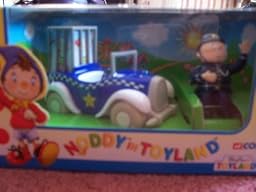 Noddy Play Scenes - Mr Plod Figure & Police Car (inc. play scene ...