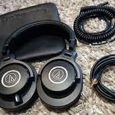 Audio-Technica ATH-M40X Professional Studio Monitor Over-ear Headphones ...