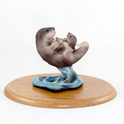 Stone Resin Realistic Sea Otter Figurine: Amazon.co.uk: Kitchen & Home