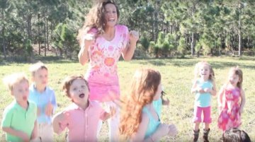 Jump, Wiggle and Hop Patty Shukla Children’s Music DVD – starkidslearn.com