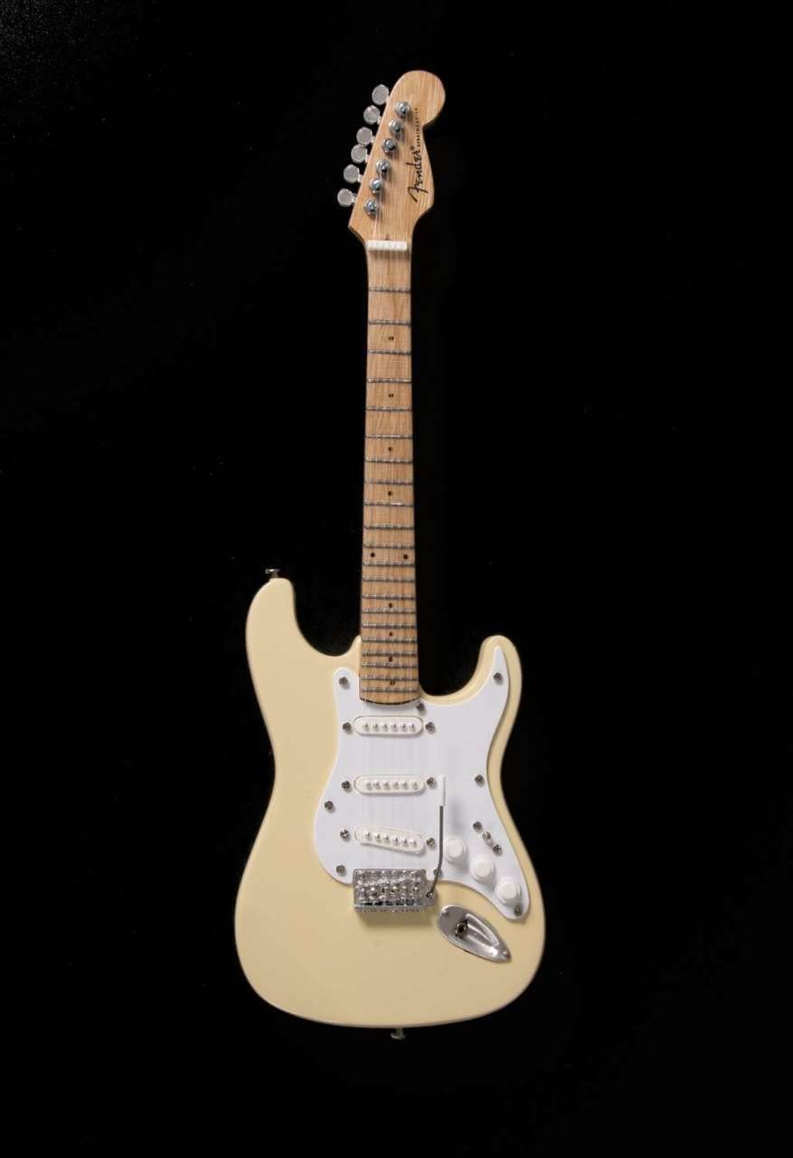 Axe Heaven FS-013 Licensed Fender Stratocaster Cream for sale | North ...
