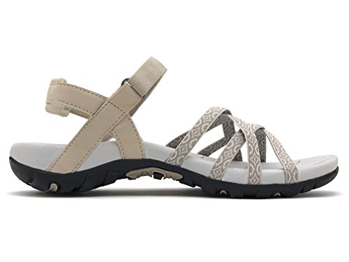 Best Walking Sandals For Women (Practical And Stylish)