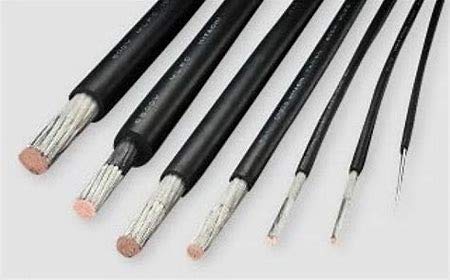 Amazon | 日立金属（日立電線） MLFC38sq 600V MLFC 38㎟ 難燃性ポリフレックス電線 10m 1巻 600V ...