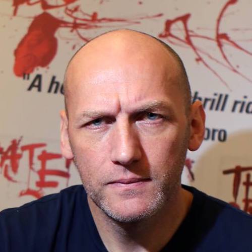 Them or Us (Hater series): David Moody: 9780312535834: Amazon.com: Books