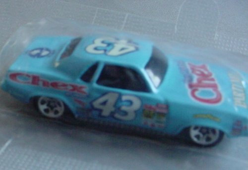 Buy Hot Wheels Richard Petty Race Cars '70 Plymouth Barracuda Chex by ...
