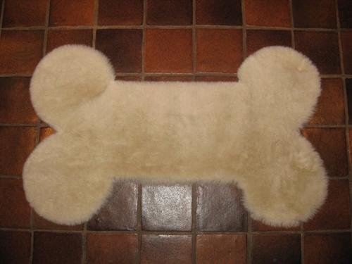 Amazon.com: Pet Faux Fur Dog Bone Rug 36" x 16" x 24" (White): Kitchen ...